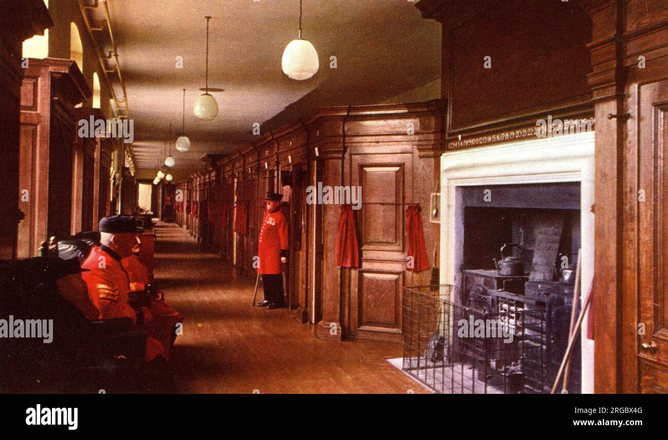 Chelsea Pensioners in a Long Ward, Royal Hospital, London Stock Photo ...