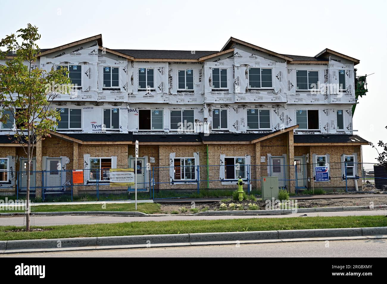 Half finished building hi-res stock photography and images - Alamy