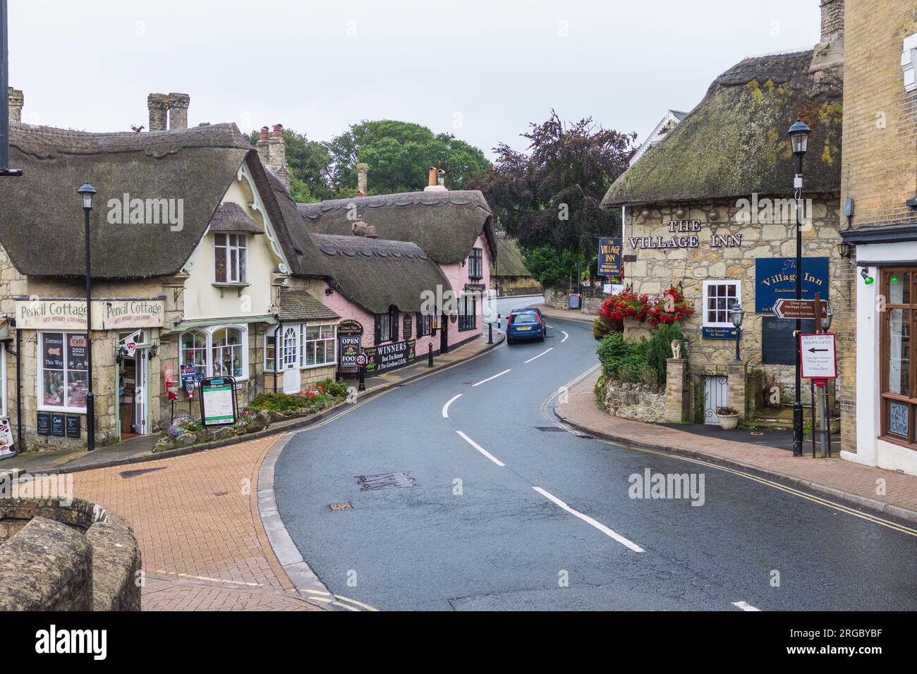 The picturesque thatched roofs in Shanklin Old Village in the Isle of ...