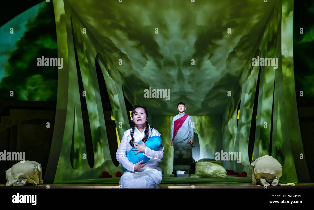 National changgeuk company of korea hi-res stock photography and images ...