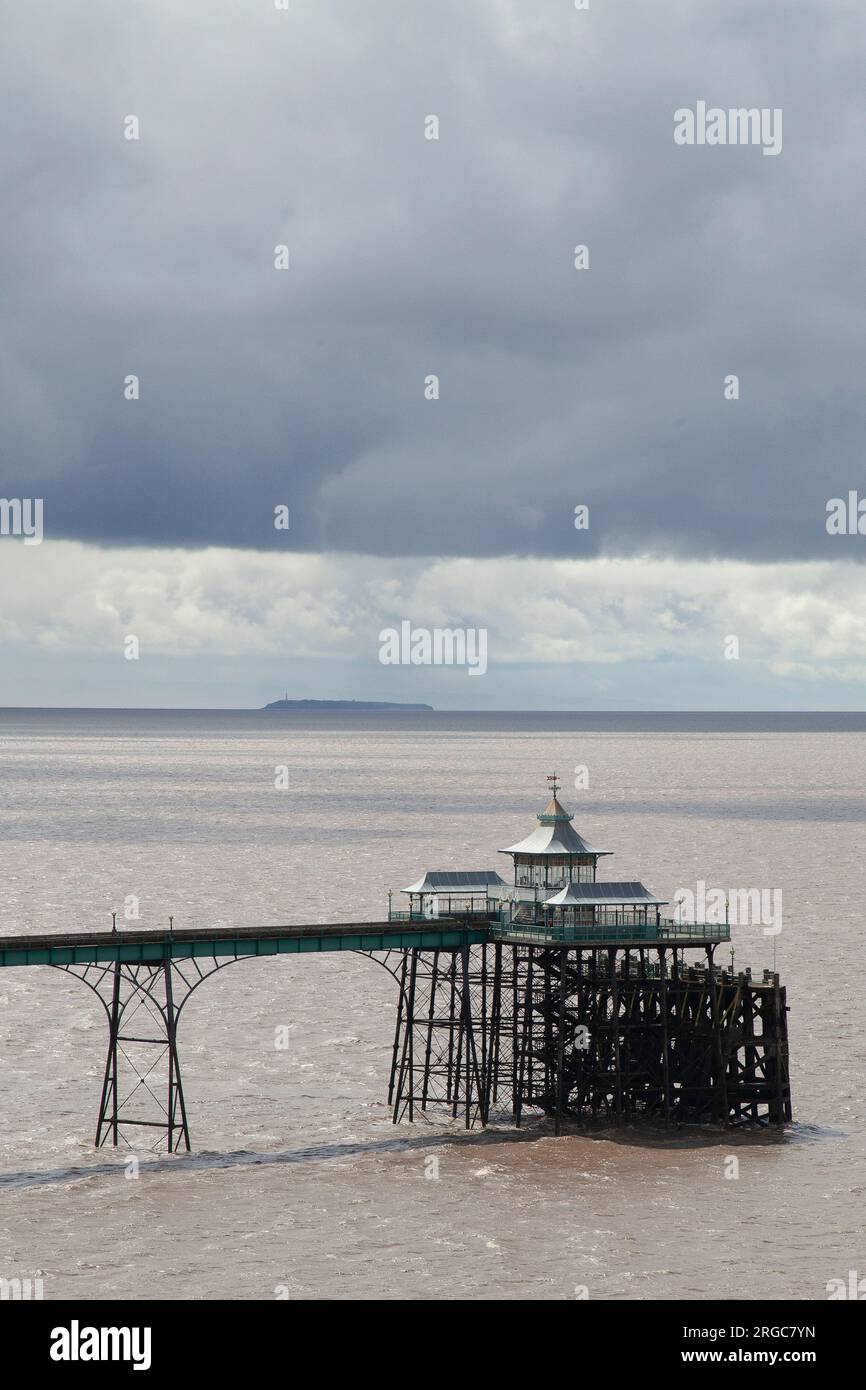 Clevedon pier and heritage centre hi-res stock photography and images ...
