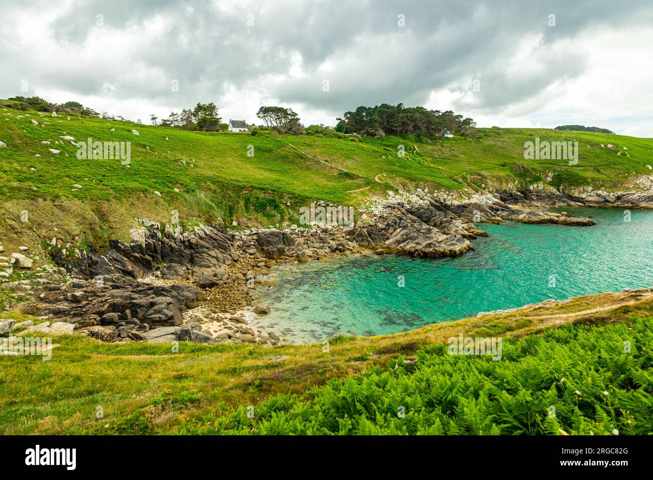 On the road in beautiful Brittany with all its highlights - Phare du ...