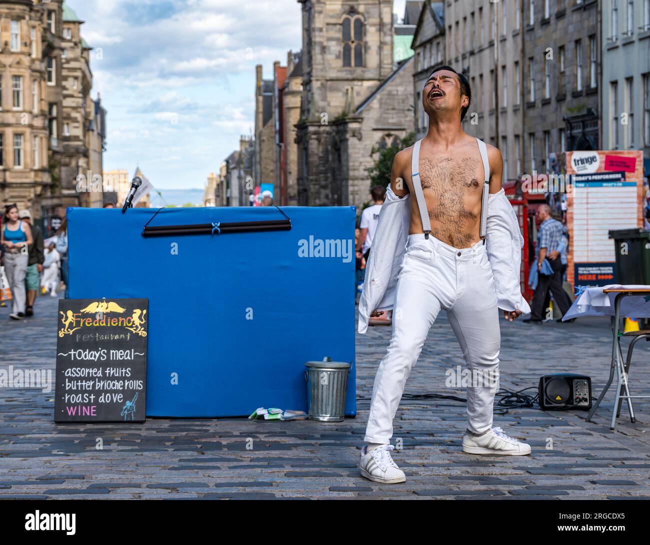 Royal Mile, Edinburgh, Scotland, UK, 8th August 2023. Edinburgh Fringe ...