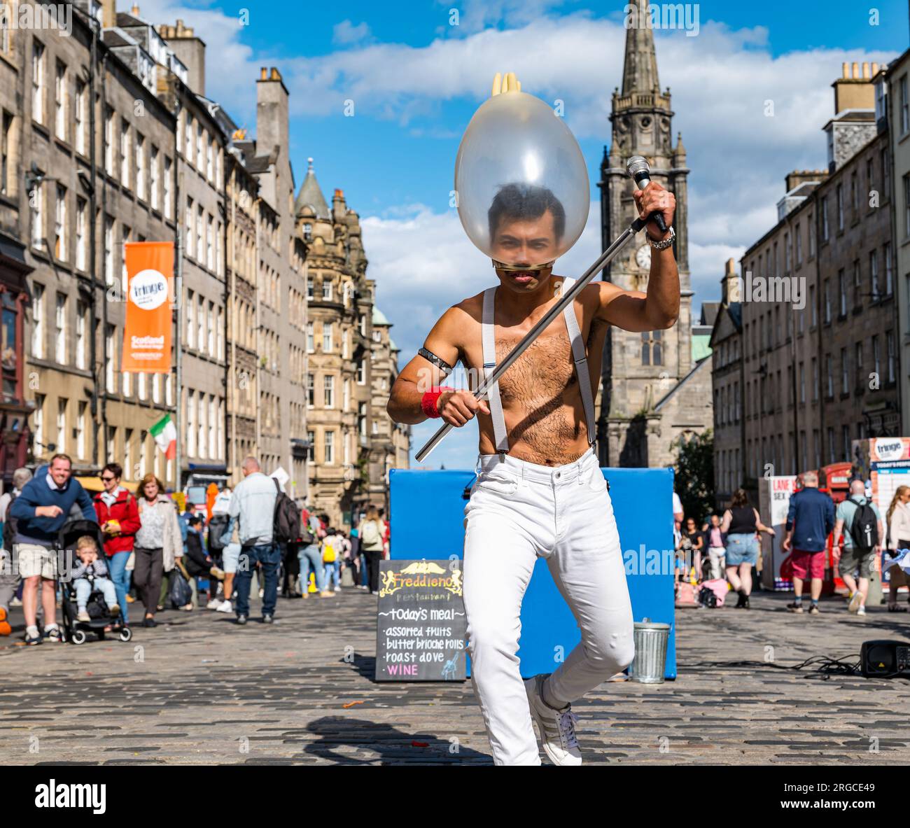 Royal Mile, Edinburgh, Scotland, UK, 8th August 2023. Edinburgh Fringe ...