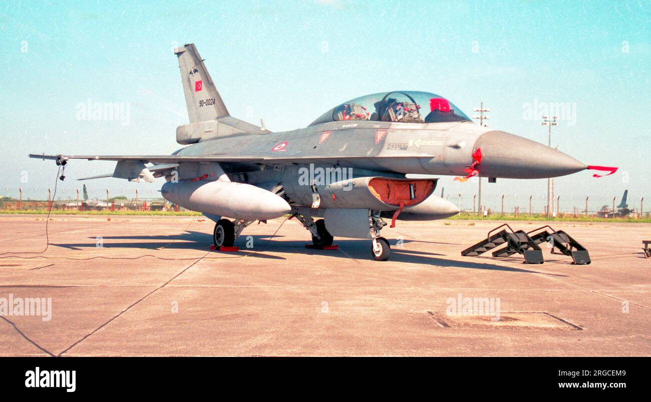 TÃ¼rk Hava Kuvvetleri - General Dynamics F-16D Block 40F Fighting ...