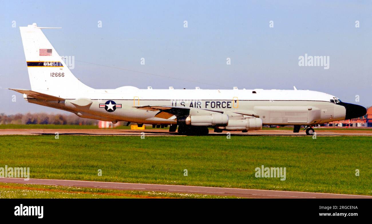 United States Air Force - Boeing WC-135B 'Constant Phoenix' 61-2666 ...