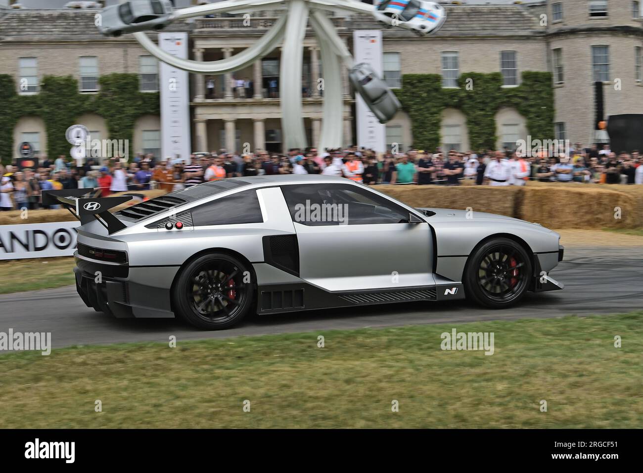 Fuel cell vehicles hi-res stock photography and images - Alamy