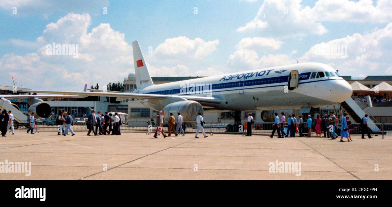 Tupolev Tu-204 SSSRâ€”64001 (msn 1450743164001) at the Paris Air Show ...