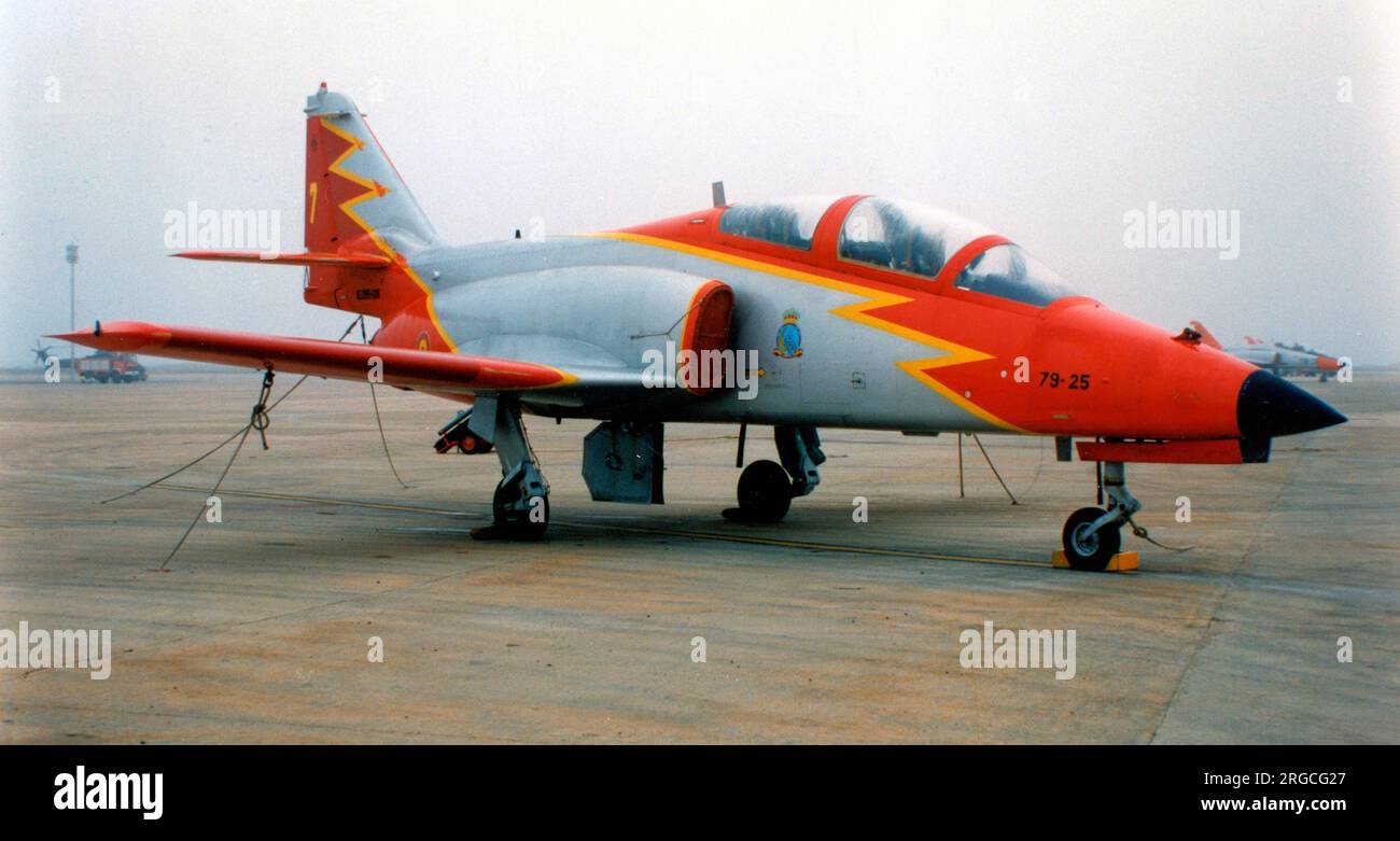 Patrulla aerea hi-res stock photography and images - Alamy