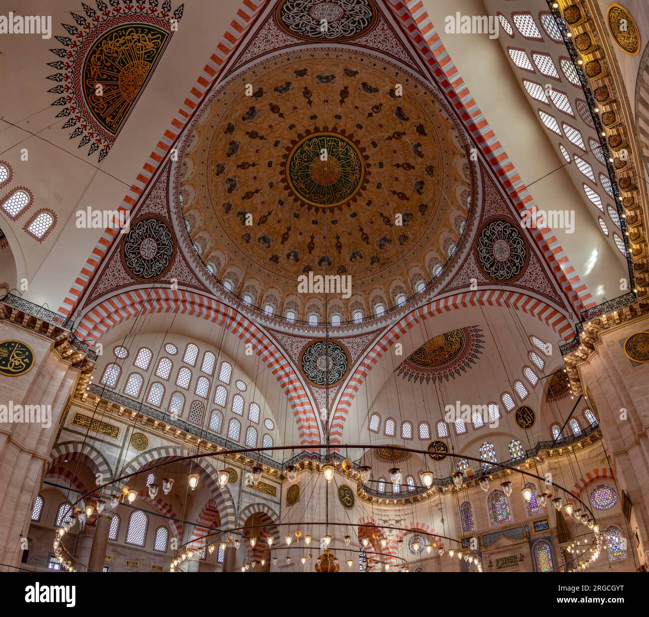 A picture of the colorful and gorgeous interior of the Suleymaniye ...