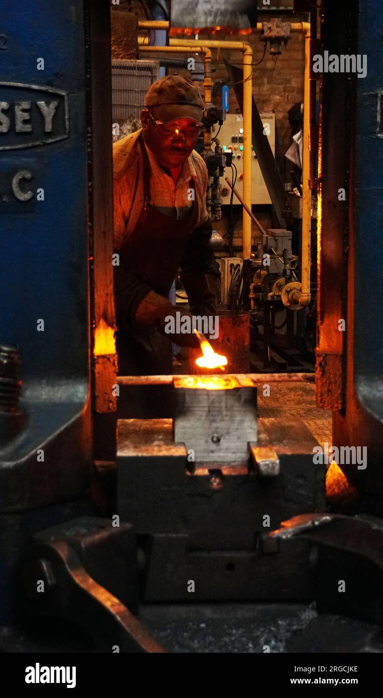 40 ton stamp hi-res stock photography and images - Alamy