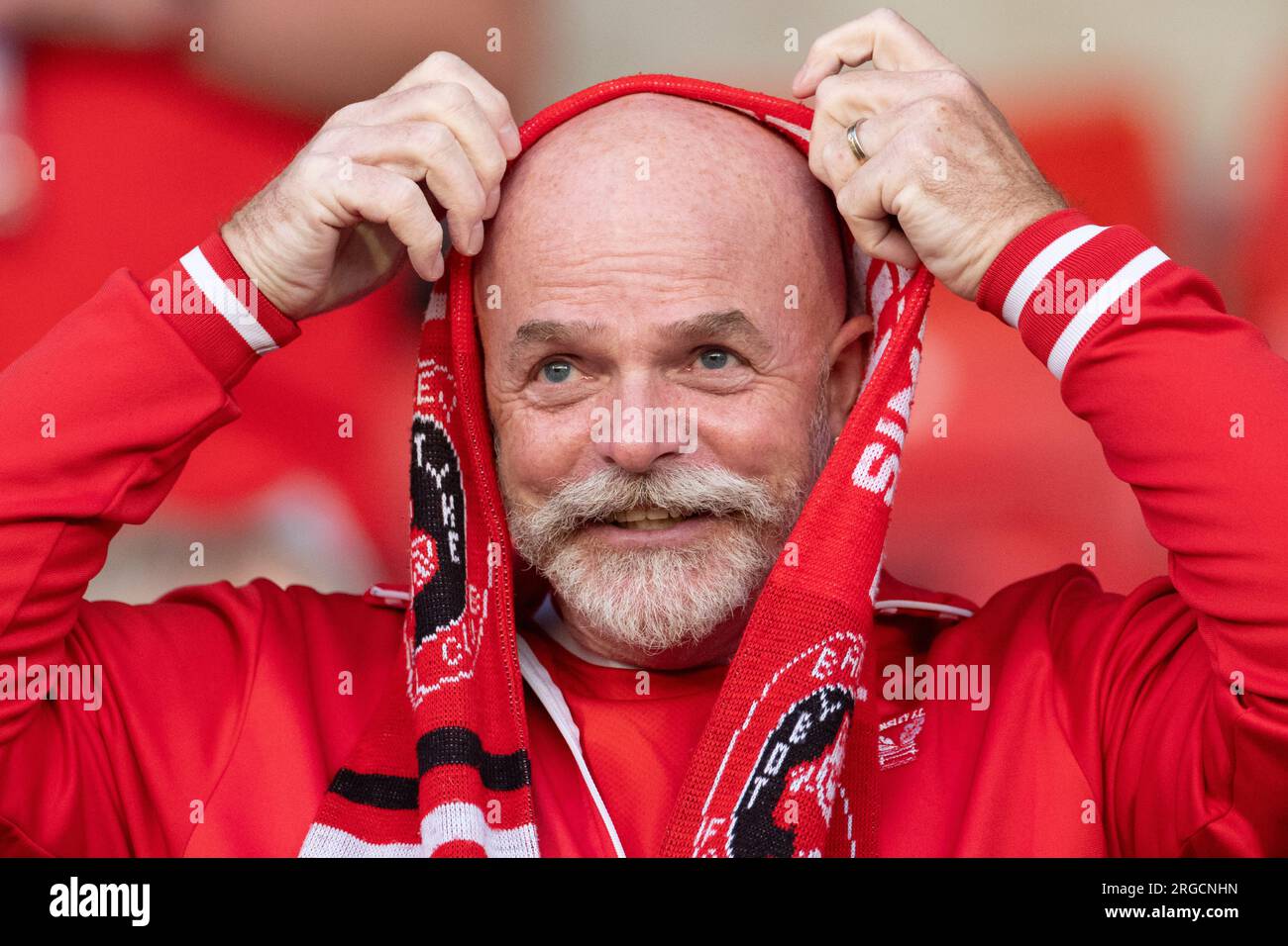 Club scarf hi-res stock photography and images - Alamy