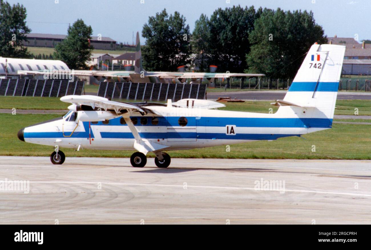 Armee de l'Air - de Havilland Canada DHC-6-300 Twin Otter 742 / IA (msn ...