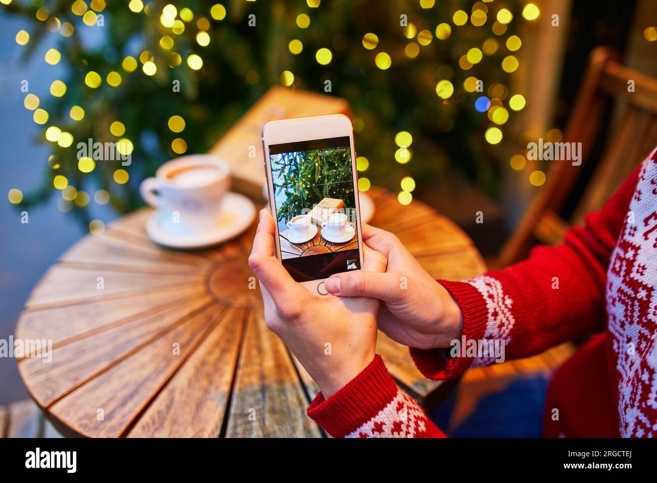Unwrap cup hi-res stock photography and images - Alamy