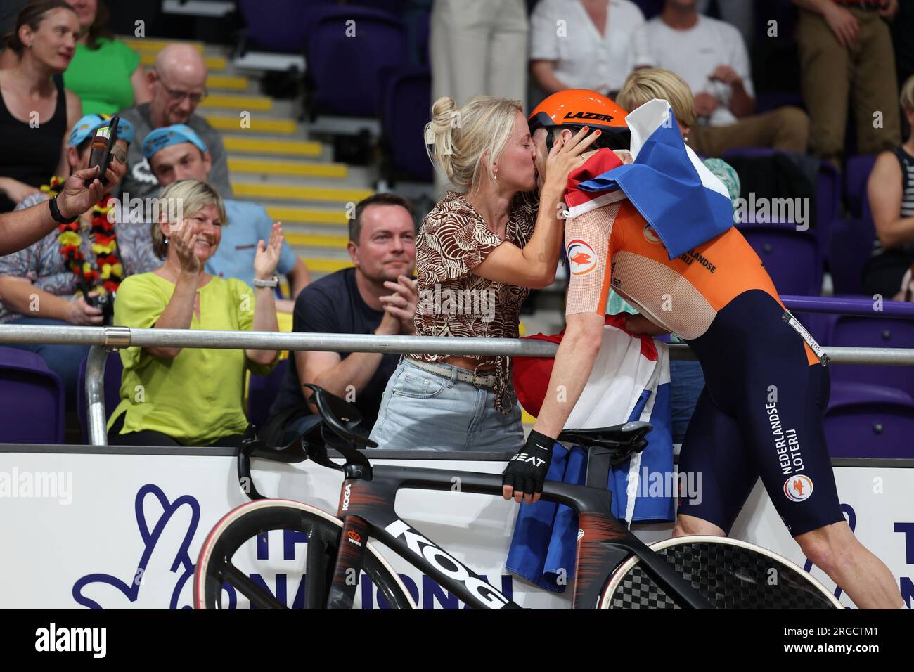 Glasgow, UK. 08th Aug, 2023. Dutch rider celebrates with his partner as ...