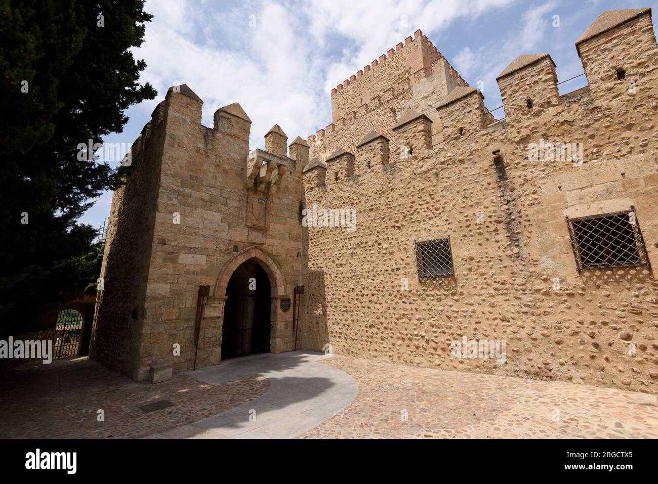 Entrada del parador de Ciudad Rodrigo en Salamanca antiguo Castillo de ...