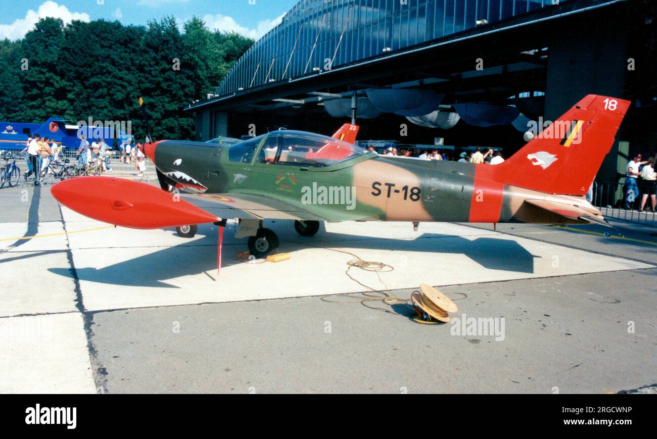 Force aerienne belge - Siai-Marchetti SF.260M ST-18 (msn 10-18). (Force ...