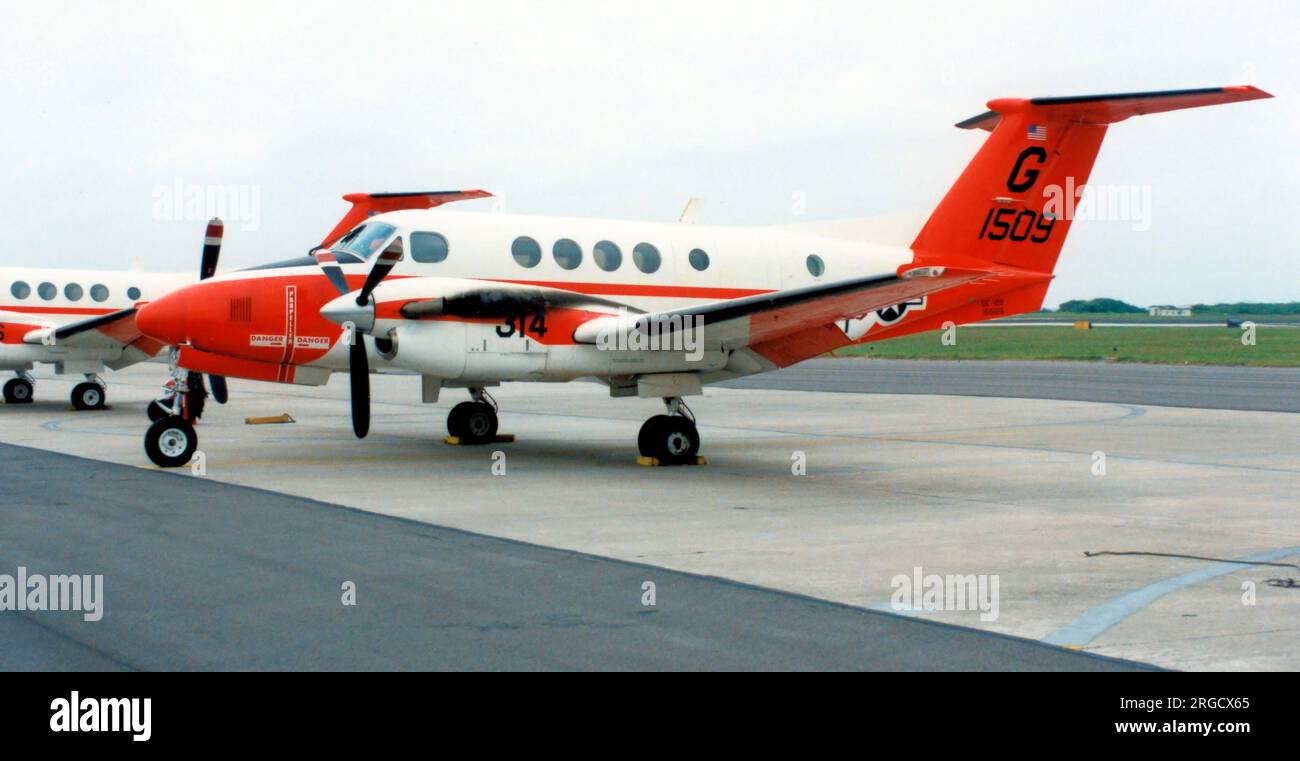 Bj 57 hi-res stock photography and images - Alamy