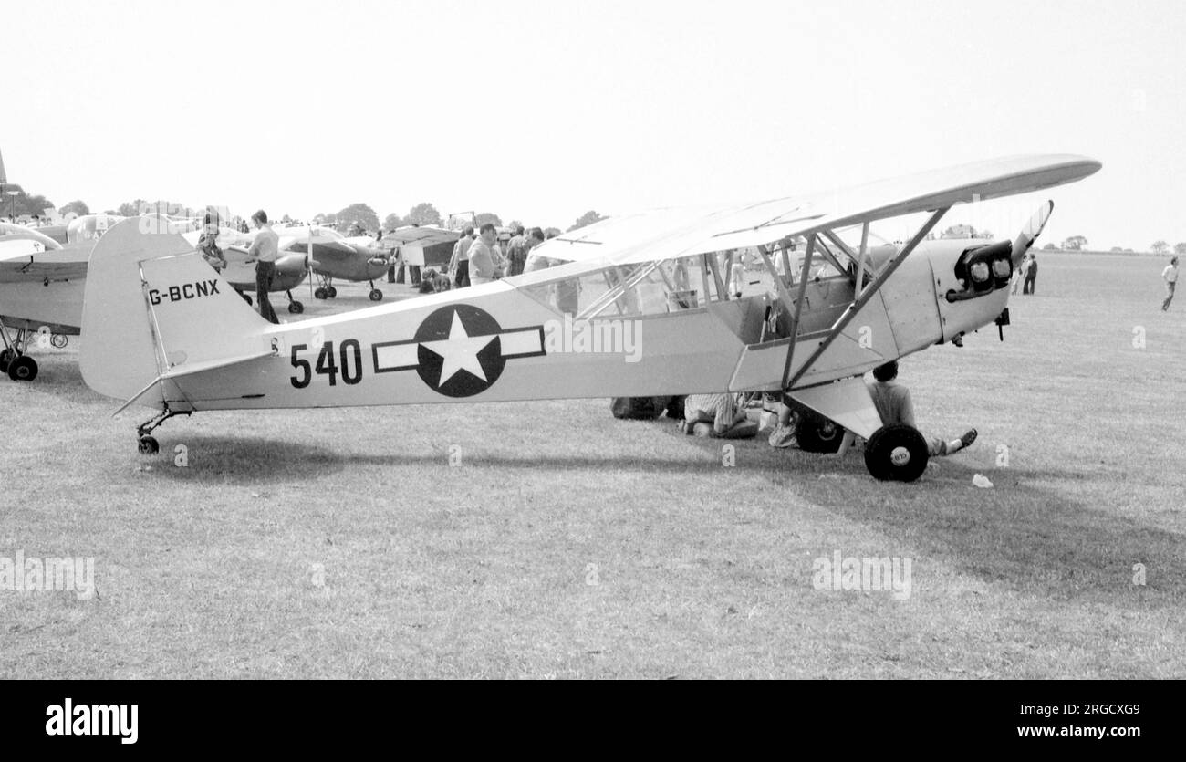 Piper cub historical Black and White Stock Photos & Images - Alamy