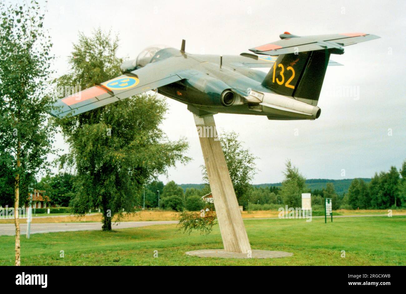 SAAB Sk.60D 60132 (msn 60132), mounted on a pylon at Ljungbyhed Stock ...