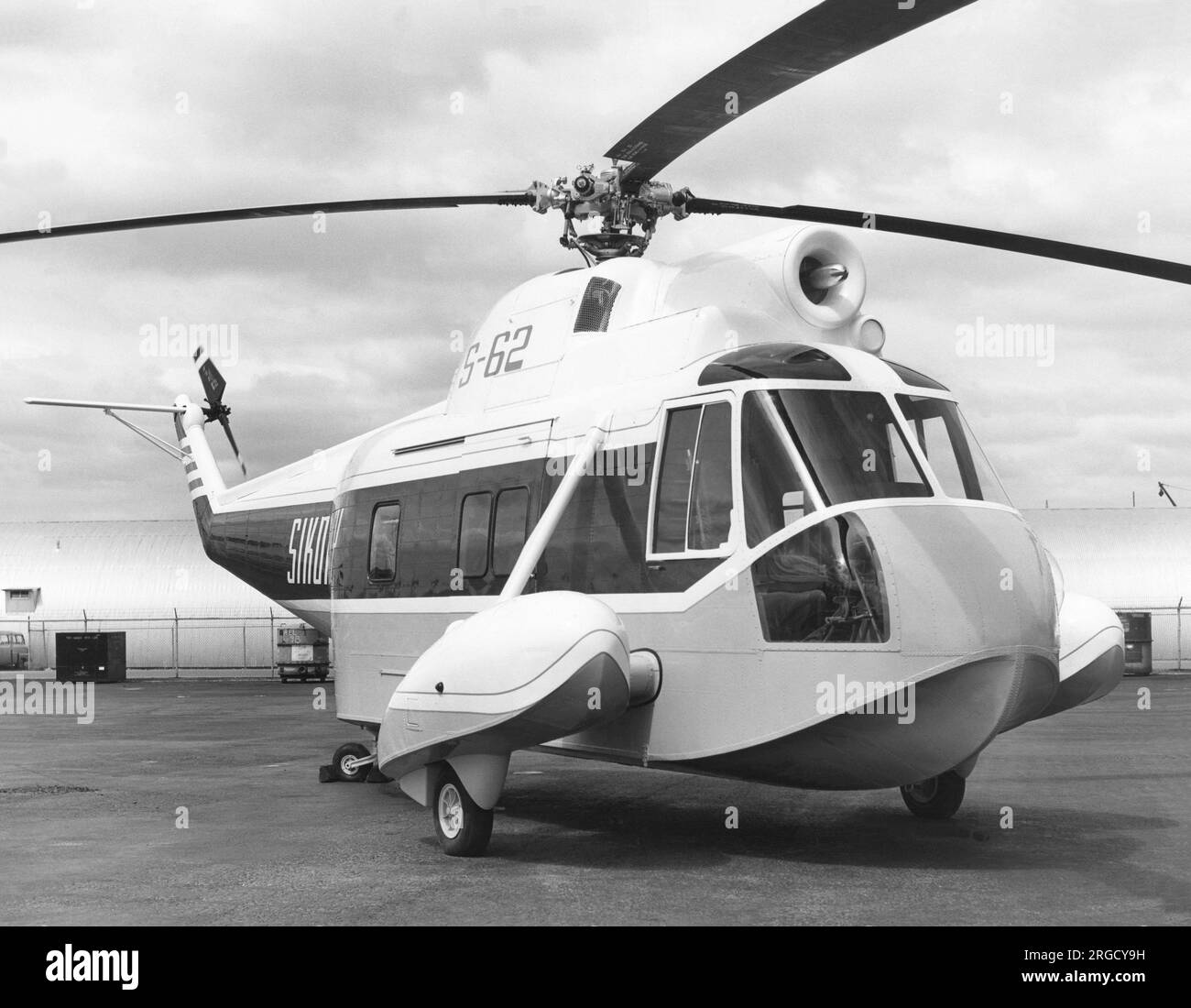 Sikorsky S-62 N880 (msn 62001), prototype of the S-62 amphibious ...