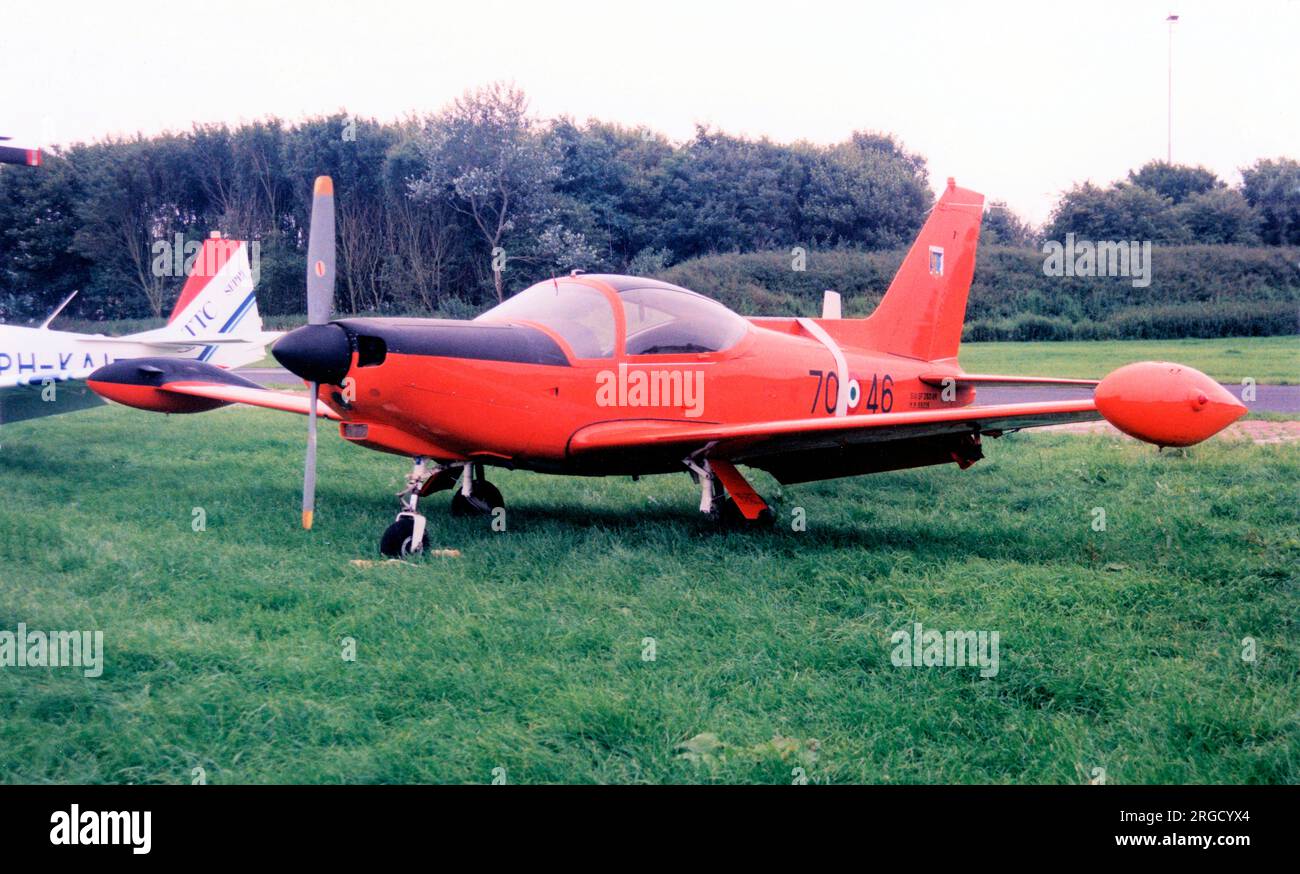 Siai marchetti sf 260am hi-res stock photography and images - Alamy
