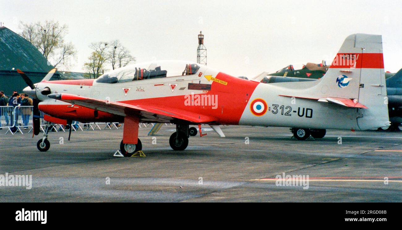 Armee de l'Air - Embraer EMB-312 Tucano 485 - 312-UD (msn 312-485), of ...