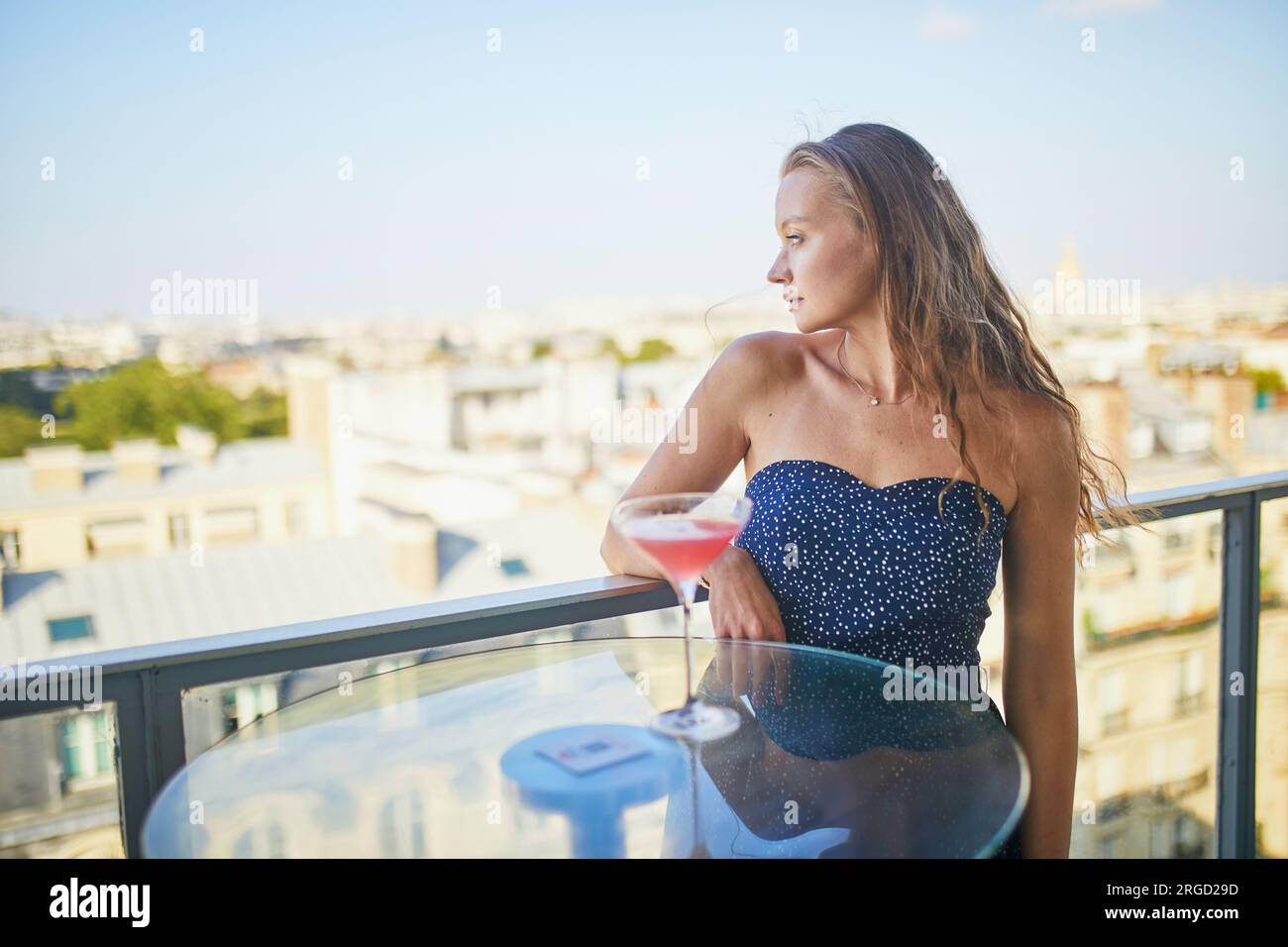 Drinking alcoholic hi-res stock photography and images - Alamy