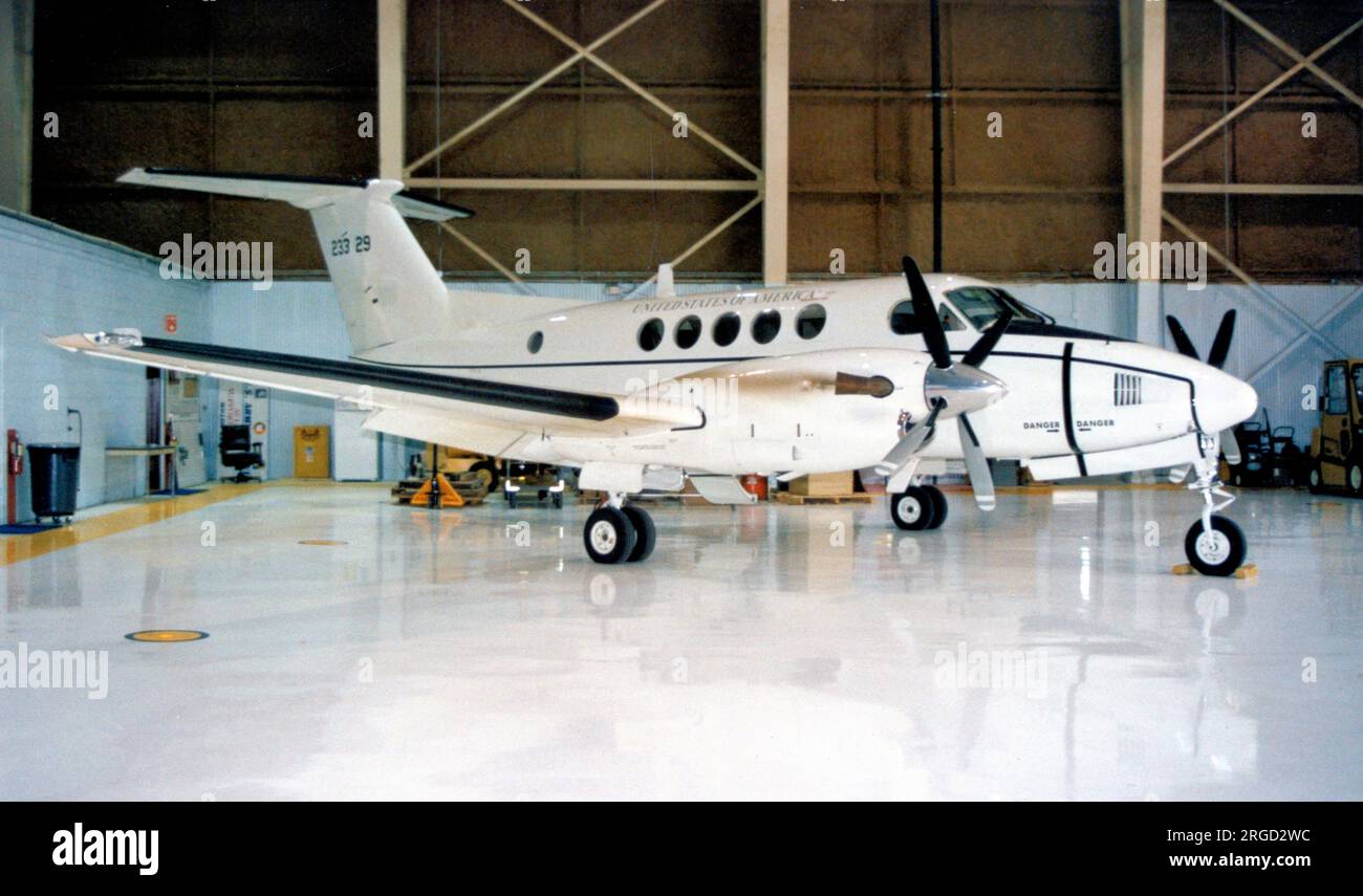 United States Army - Hawker Beechcraft C-12V-1 Huron 92-3329 (msn BW-3 ...