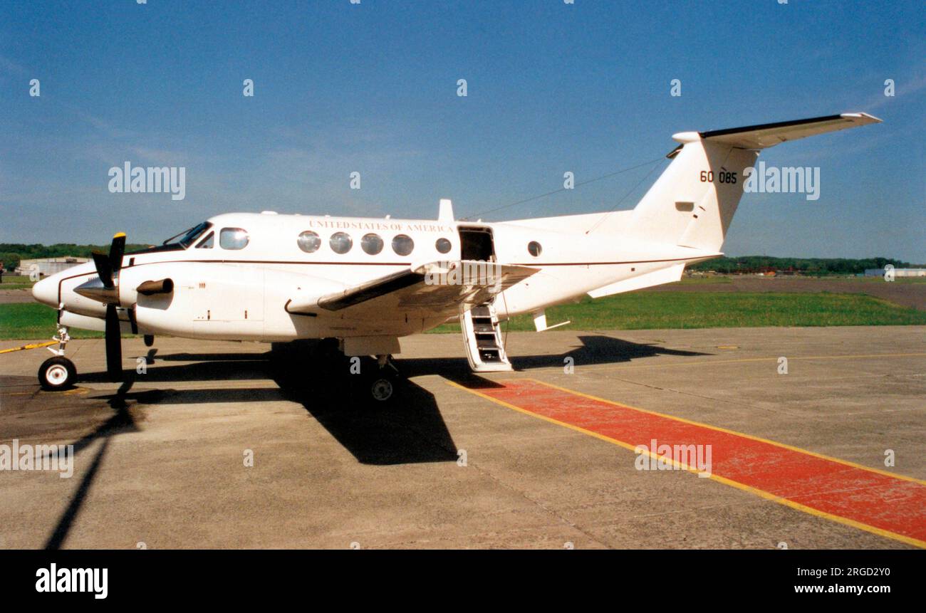 Hawker beechcraft huron plane hi-res stock photography and images - Alamy