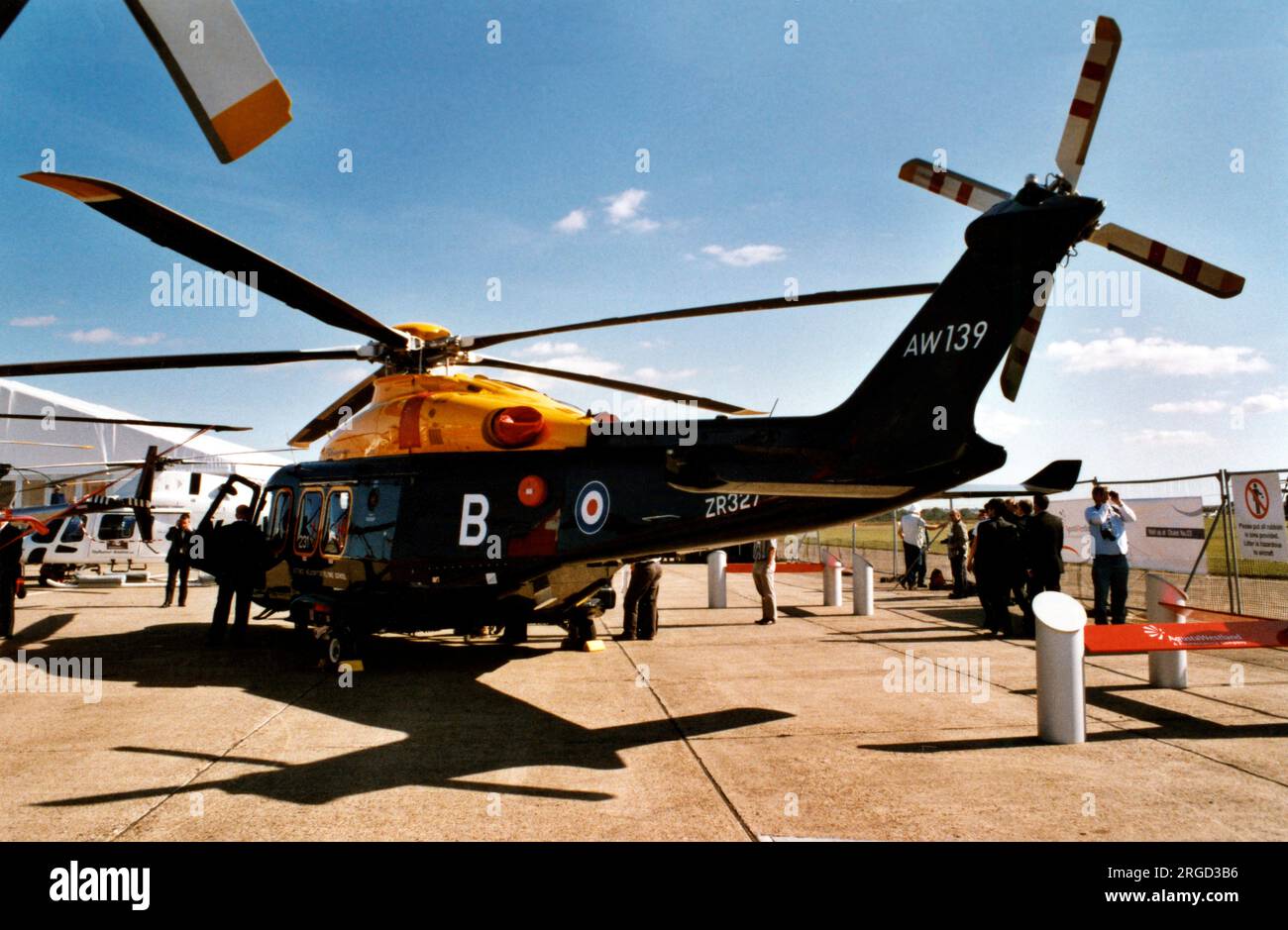 Defence helicopter flying school hi-res stock photography and images ...