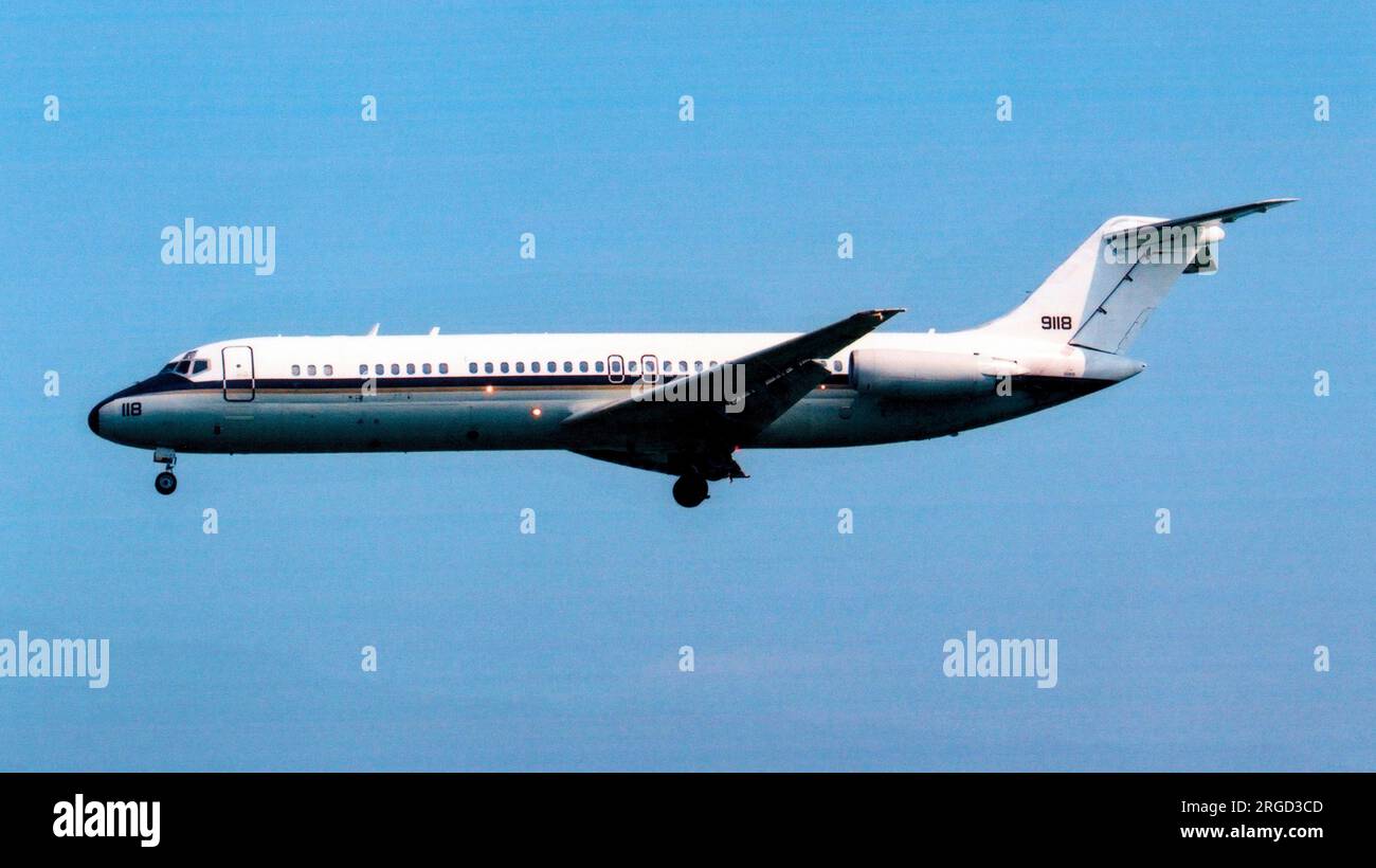 United States Navy - McDonnell Douglas C-9B Skytrain II 159118 (MSN ...