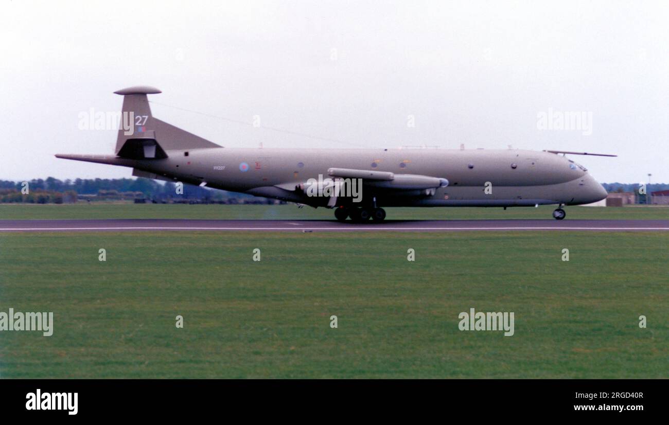 Royal Air Force - Hawker Siddeley HS.801 Nimrod MR.2P XV227 (msn 8002 ...