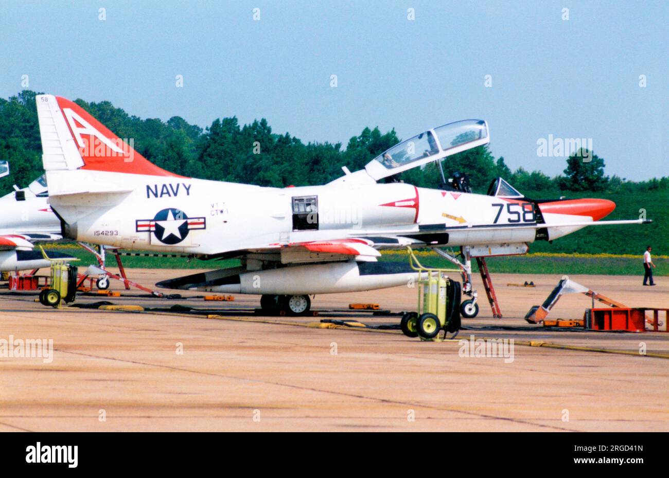 United States Navy - Douglas TA-4J Skyhawk 154293 (MSN 13681, call-sign ...