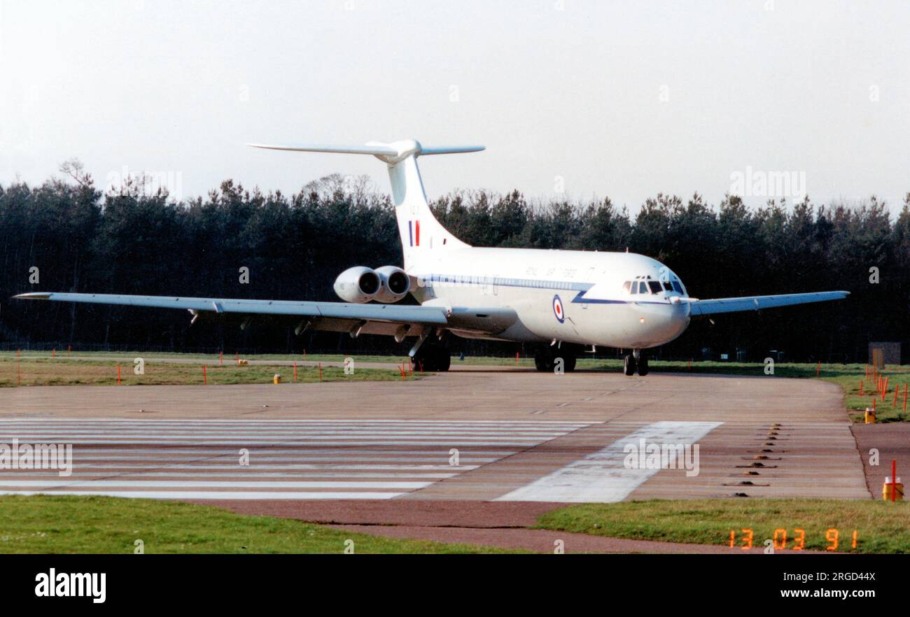Royal Air Force - Vickers VC10 C.1 XV103 (msn 833), of No.10 Squadron ...