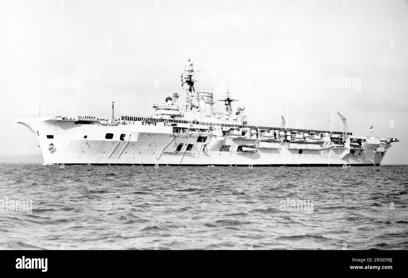 Royal Navy - HMS Eagle R05, an Audacious-class aircraft carrier, seen ...