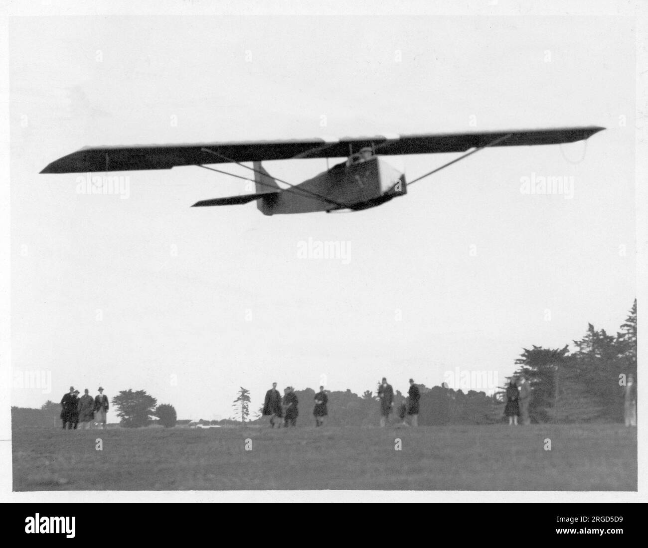 Pointon Hawk glider, in flight at Mangere, NZ, in 1931. (rnzaf ...