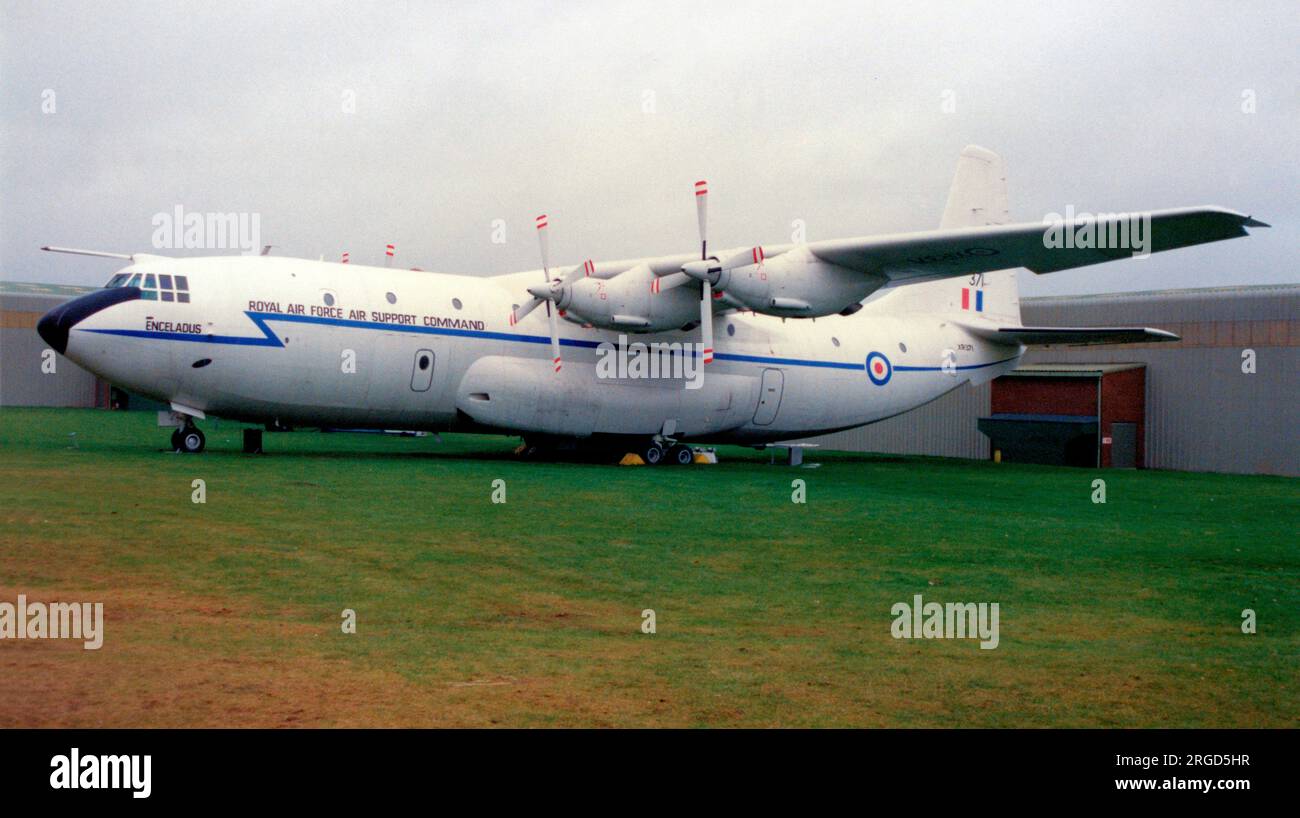 Short SC.5 Belfast C.1 XR371 'Enceladus' (msn SH1825), at the RAF ...