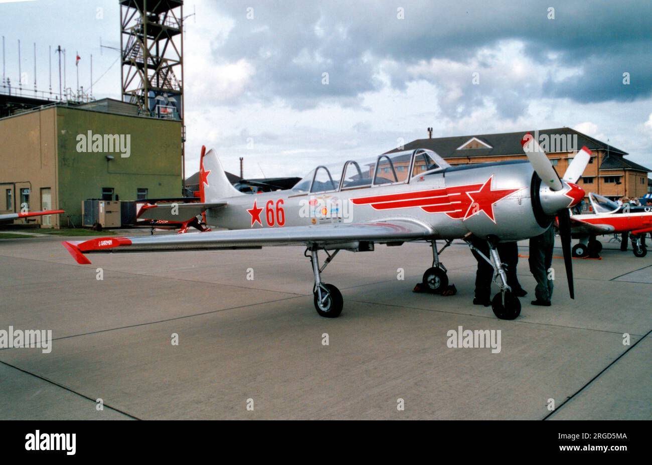 Yakovlev Yak-52 G-YAKN - 66 (msn 855905 Stock Photo - Alamy