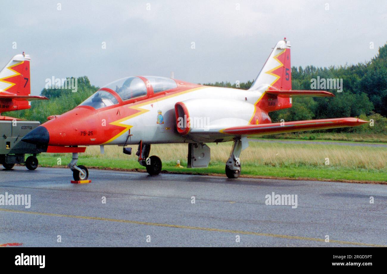 Number 025 hi-res stock photography and images - Alamy