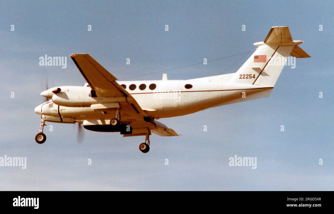 United States Army - Beech C-12A Huron 73-22254 (MSN BC-5, Model A200 ...