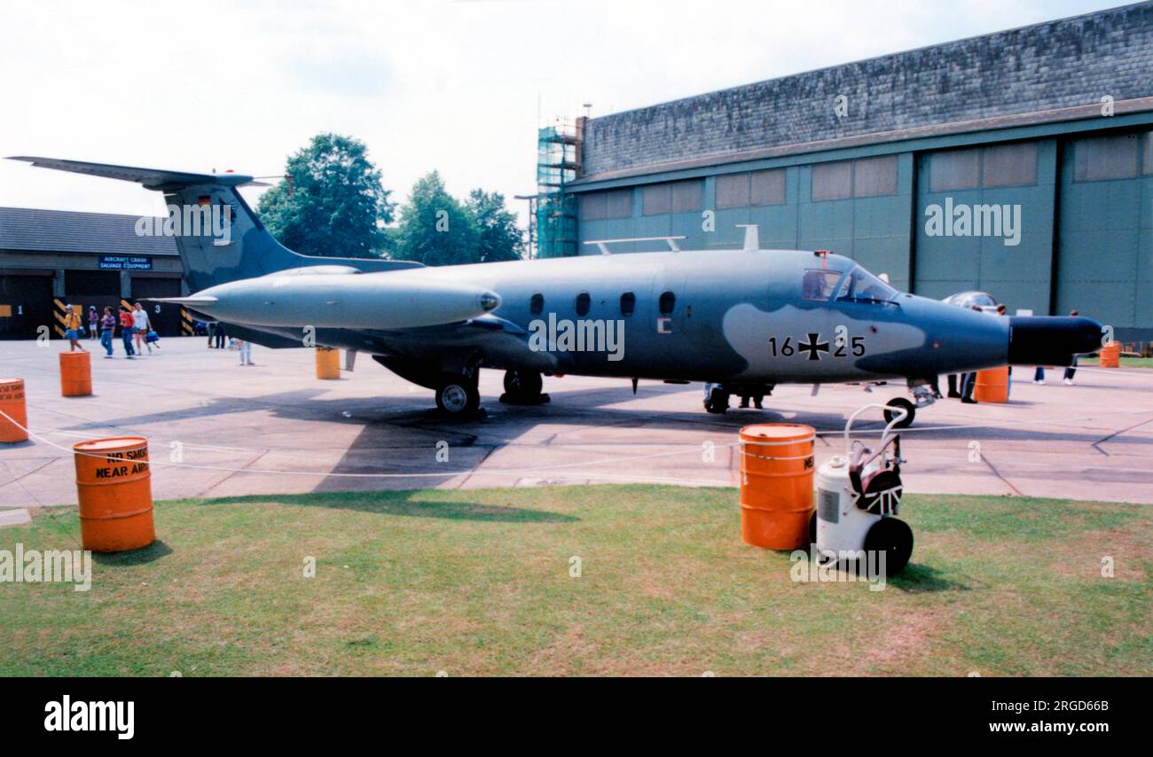 Luftwaffe - MBB HFB-320 Hansa Jet ECM 16+25 (msn 1062), of JBG-32 Stock ...