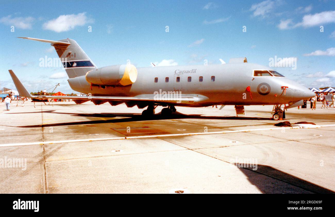 Canadair cc 144 hi-res stock photography and images - Alamy