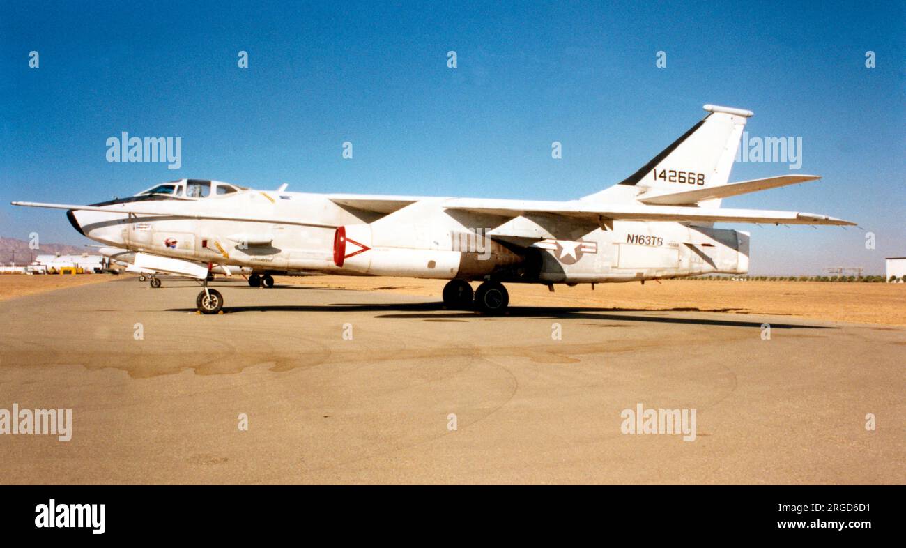 Douglas era 3b hi-res stock photography and images - Alamy