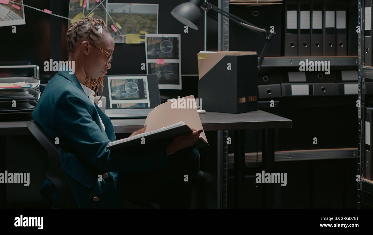 Policeman checking identification hi-res stock photography and images ...