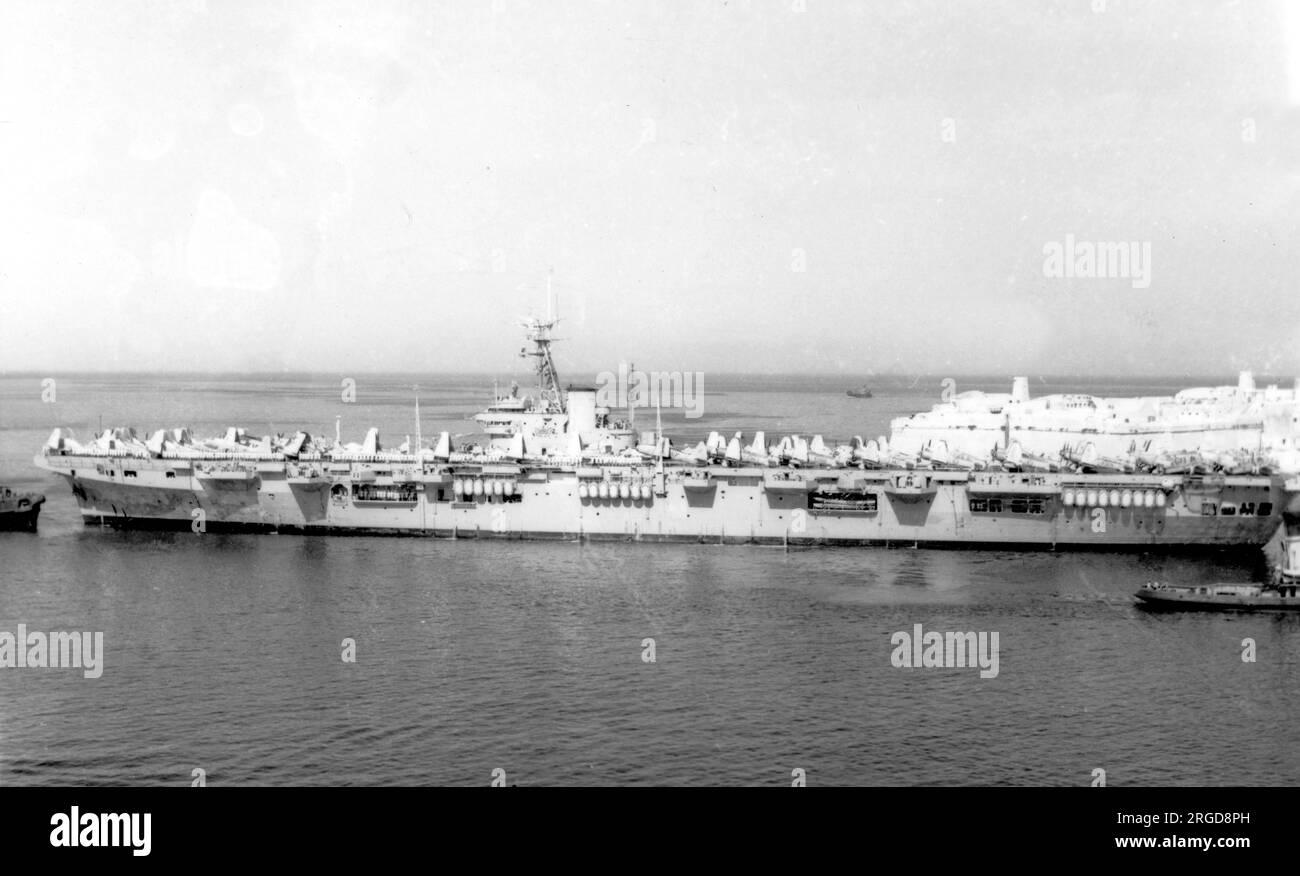 Royal Navy - HMS Vengeance R71, a Colossus-class light aircraft carrier ...