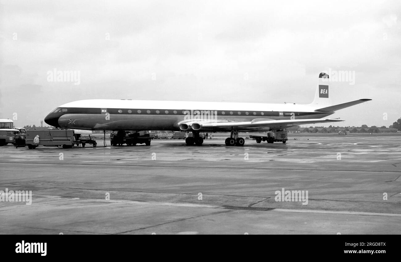 de Havilland DH.106 Comet 4B G-APMB (msn 06422), of BEA Stock Photo - Alamy