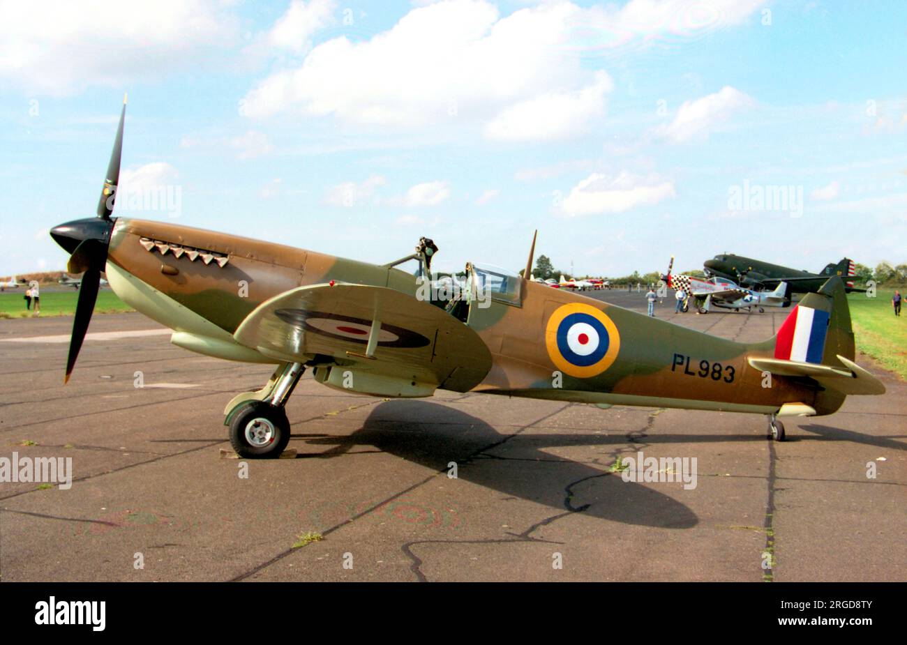 Spitfire mk prxi hi-res stock photography and images - Alamy