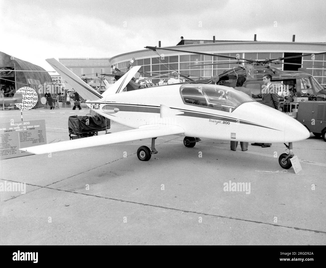 Microturbo Microjet 200 F-WZJF (msn 001), at the Paris Air show in June ...
