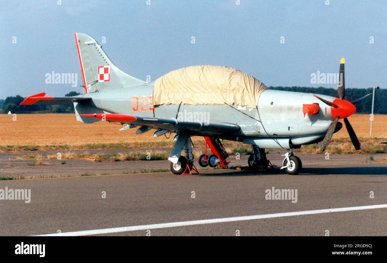 Polish Air Force - PZL-Okecie PZL-130TC-II Turbo Orlik 029 (msn ...